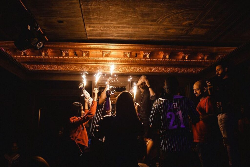 Enjoy One Of The Best Dance Bars Dubai To Party - Bling